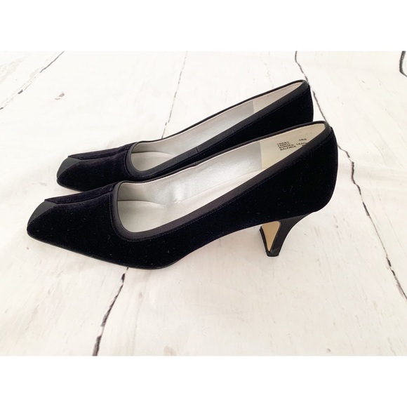 metrostyle | Shoes | Vintage Metaphor Black Pumps Heels Size 8 | Poshmark